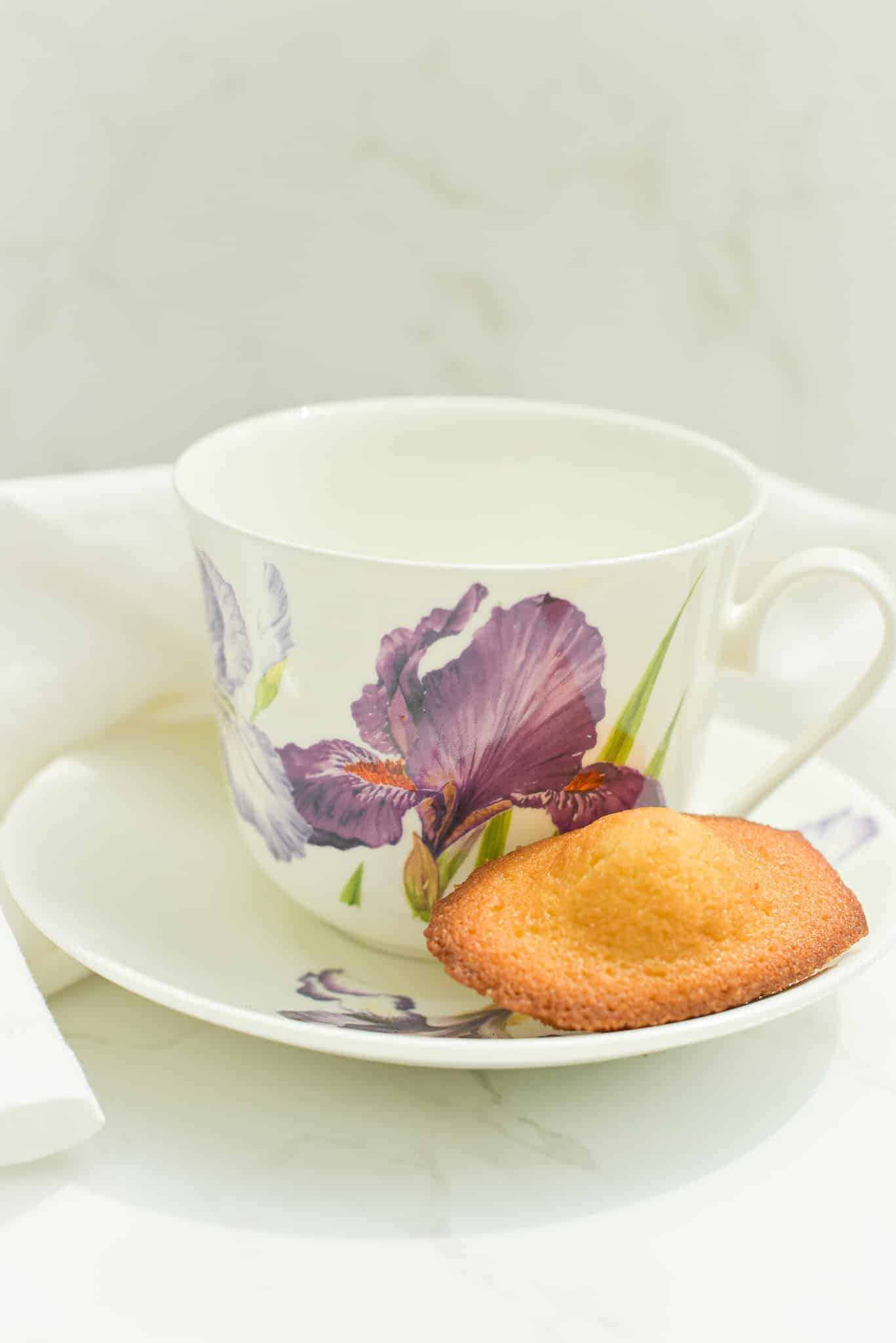 Bag of 6 homemade madeleines | Sisters Macarons